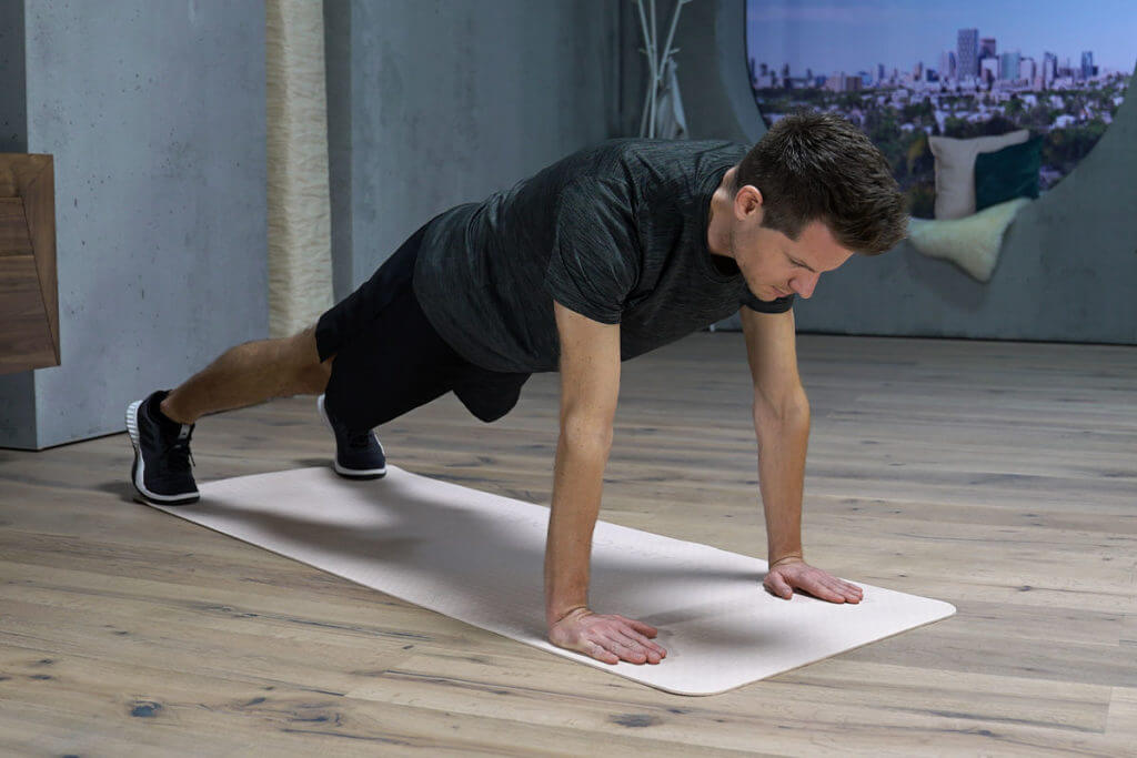 From Pike-Push-ups to Inclined Push-ups: 10 Effective Push-up ...